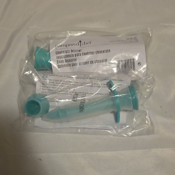 Pampered Chef | Kitchen | Pampered Chef Teal Chocolate Drizzler Tool ...